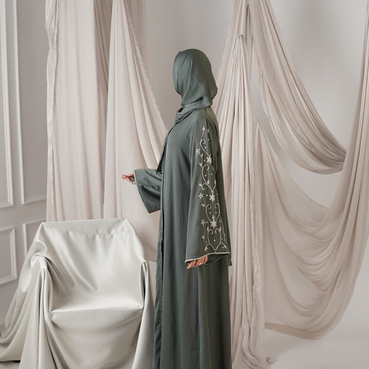 Nashmia Abaya - Green (PRE-ORDER) – MODEST ESSENTIALS US